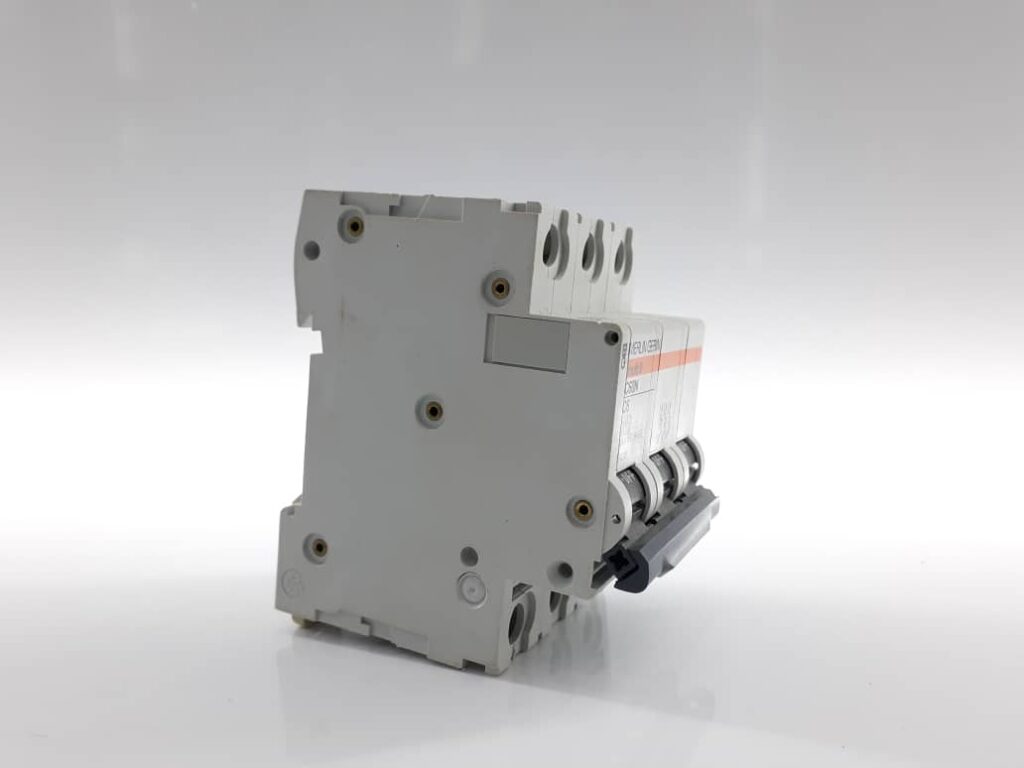 Merlin Gerin C60NC6 24213 Interruptor automático 6 amp tipo multi 9 ...